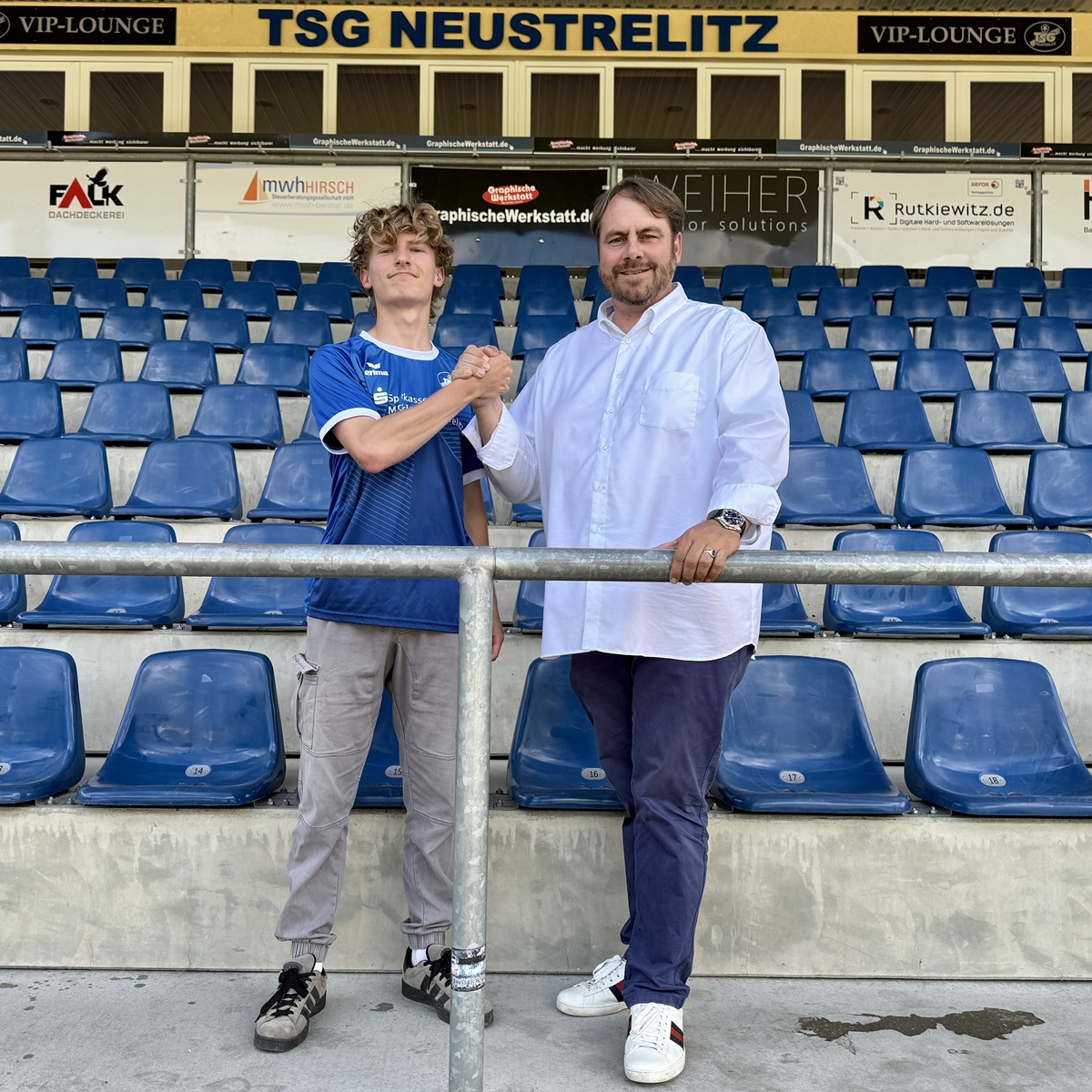 Eigengewächs Max Lucas Schwenn verlängert Vertrag bei den Oberligisten ...